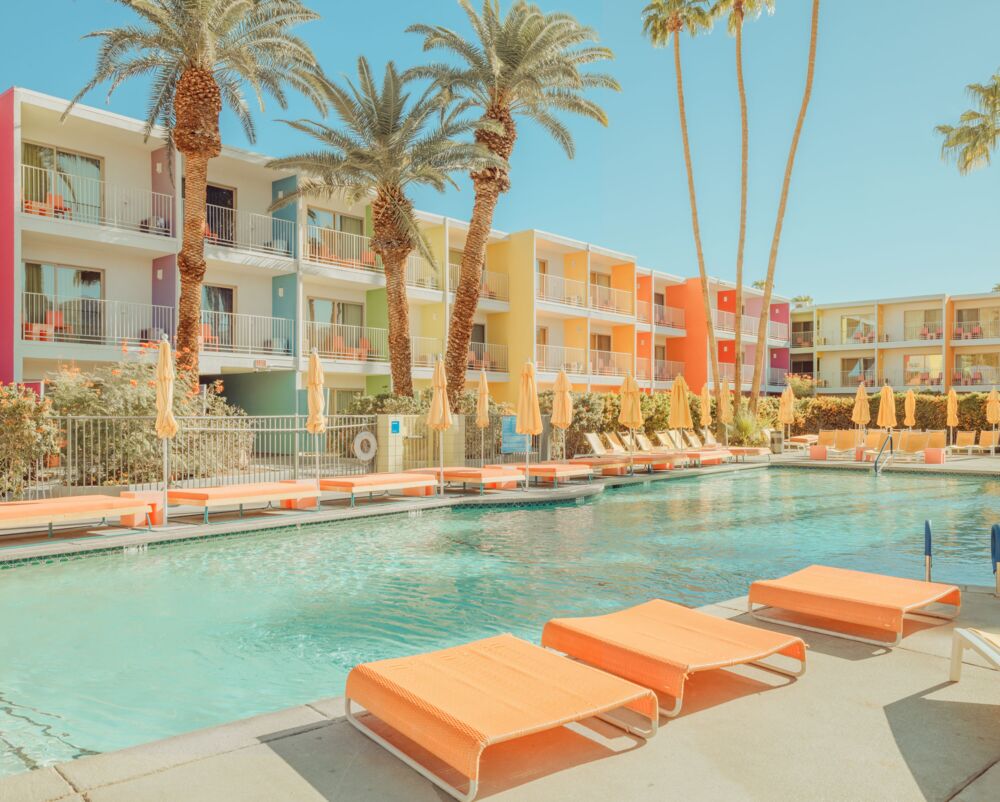 PALM SPRINGS ICONIC POOL II – ROOM＋